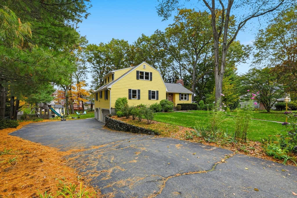 Luxury Residential Group: 5 Carnegie Place, Lexington, MA
